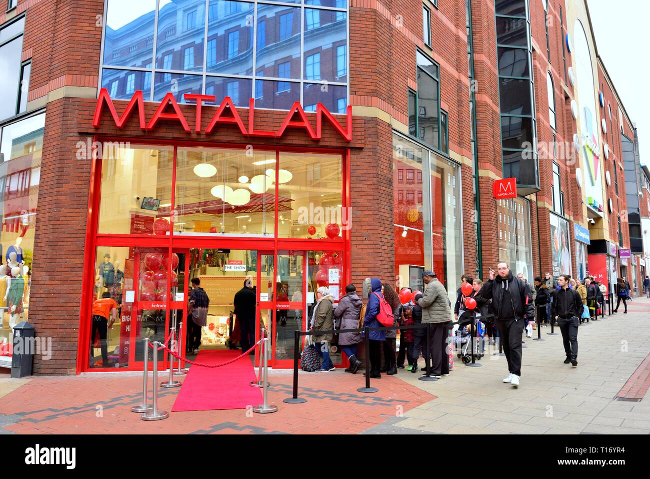 New store hi-res stock photography and images - Alamy