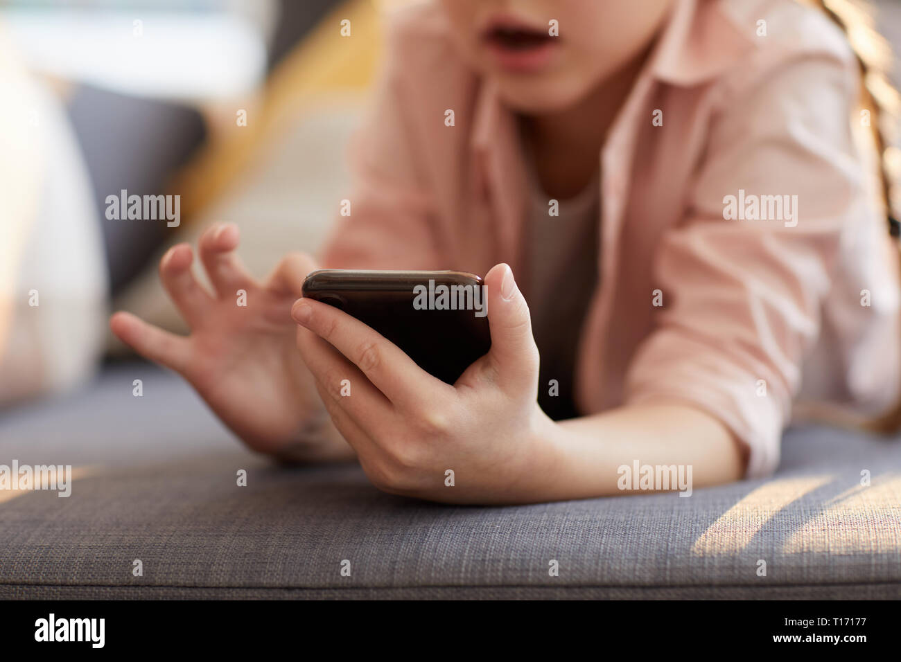 Child and danger and phone hi-res stock photography and images - Alamy