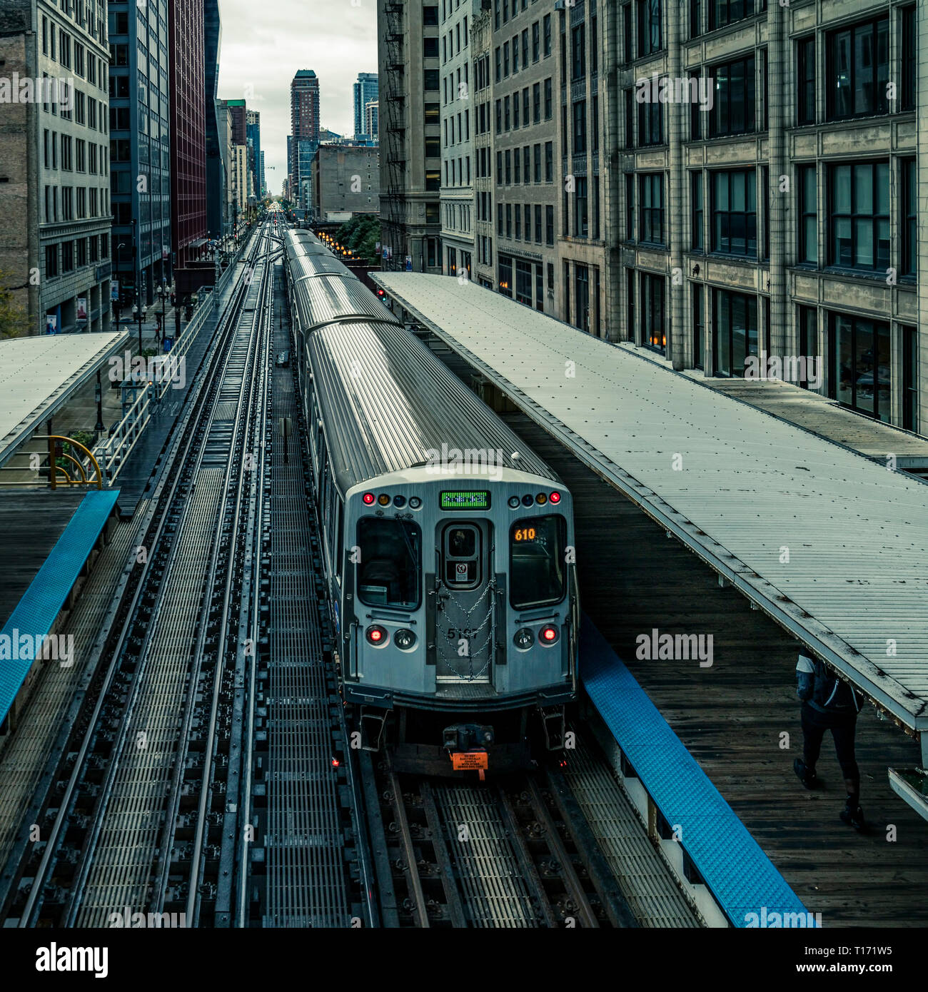 Waiting loop hi-res stock photography and images - Alamy