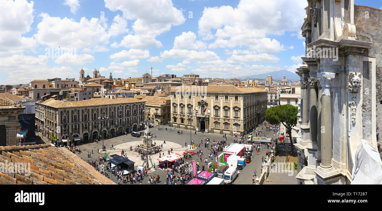 Via del duomo view hi-res stock photography and images - Alamy