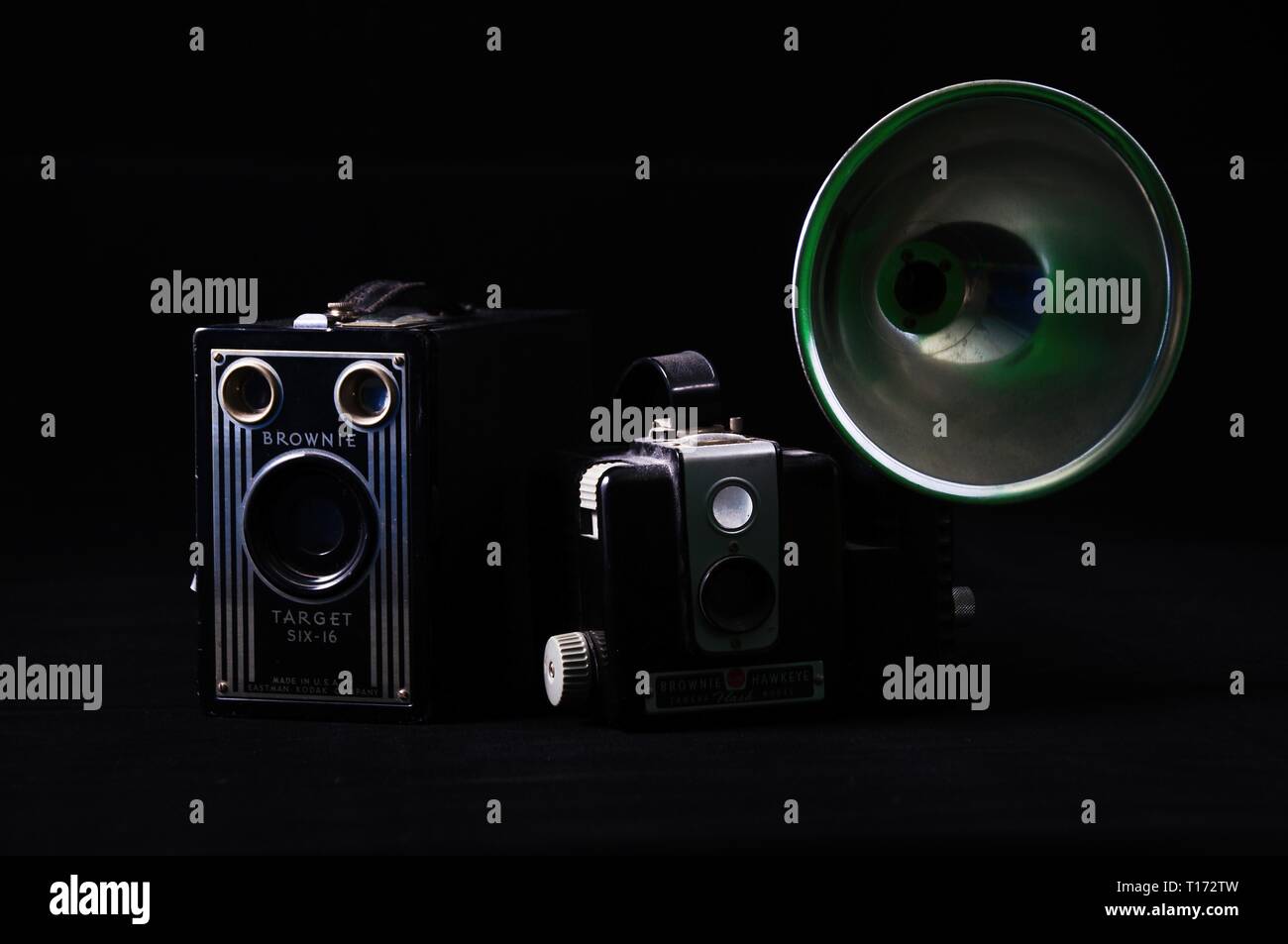 Antique cameras hi-res stock photography and images - Alamy