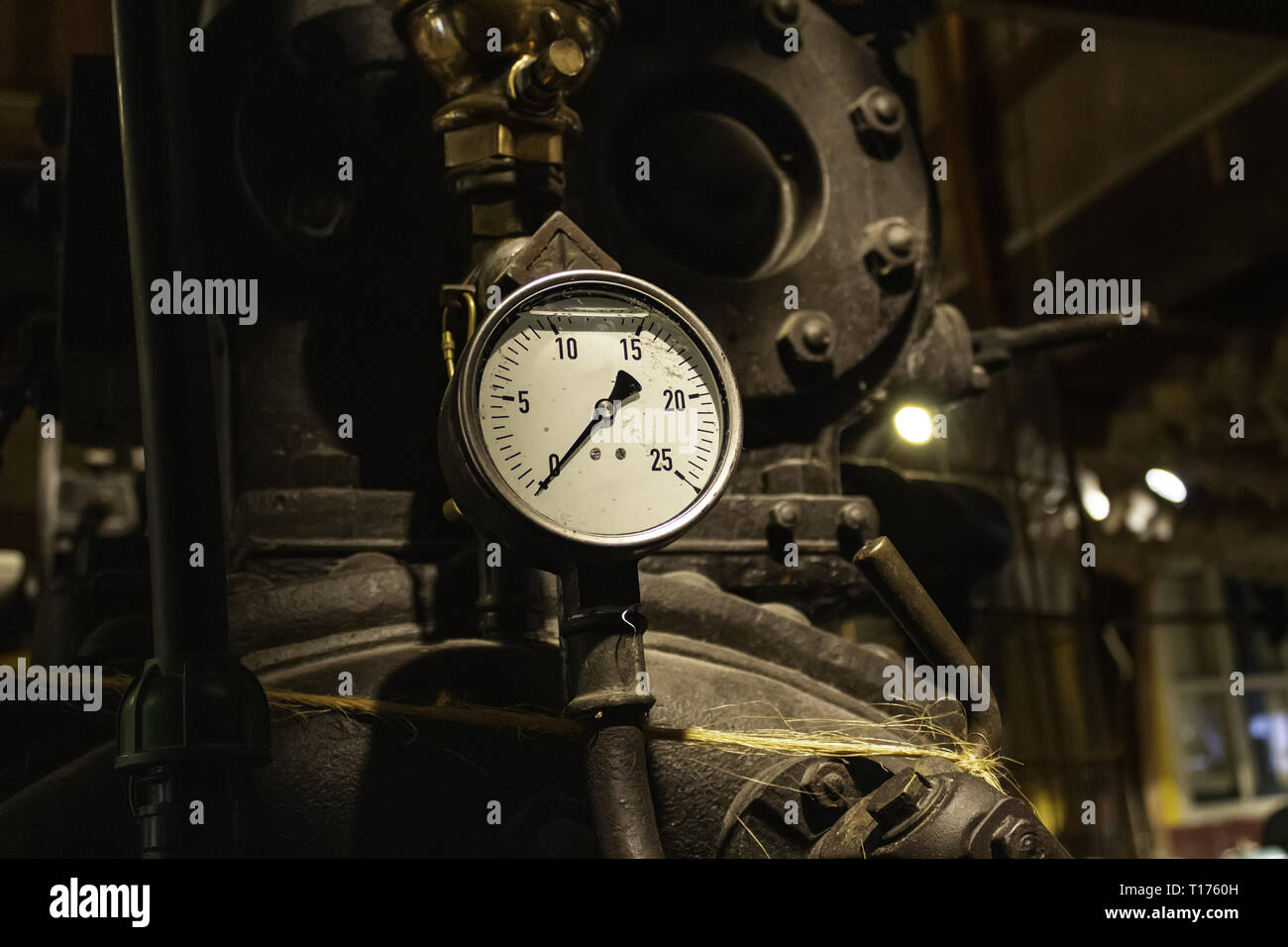 Pressure gauge, detail of measuring instrument Stock Photo - Alamy