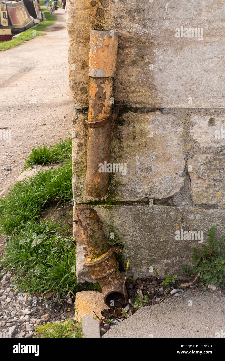 Broken down building hi-res stock photography and images - Alamy