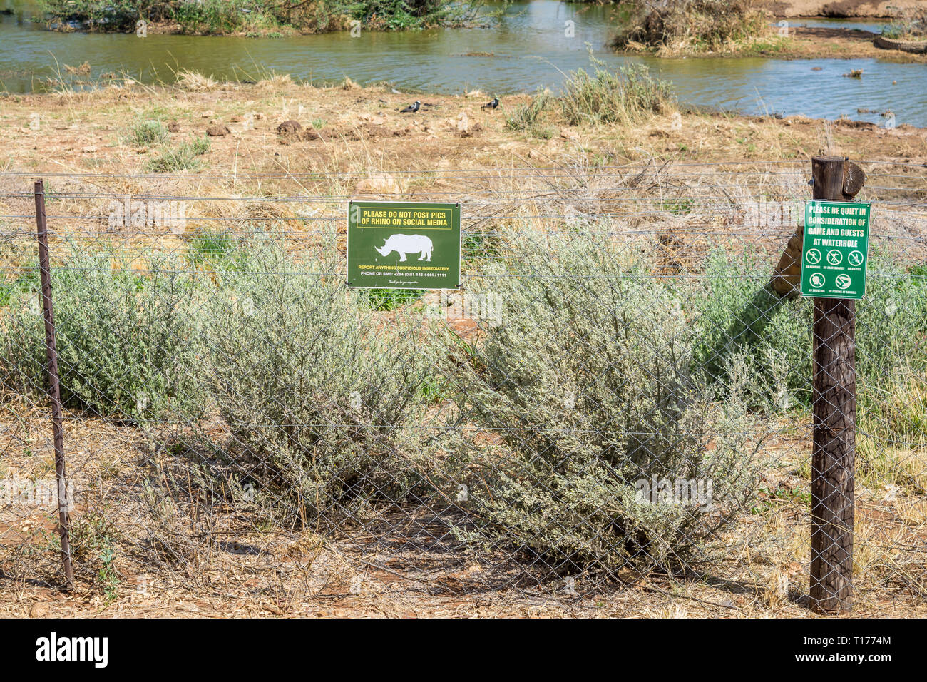 Rhino warning sign hi-res stock photography and images - Alamy
