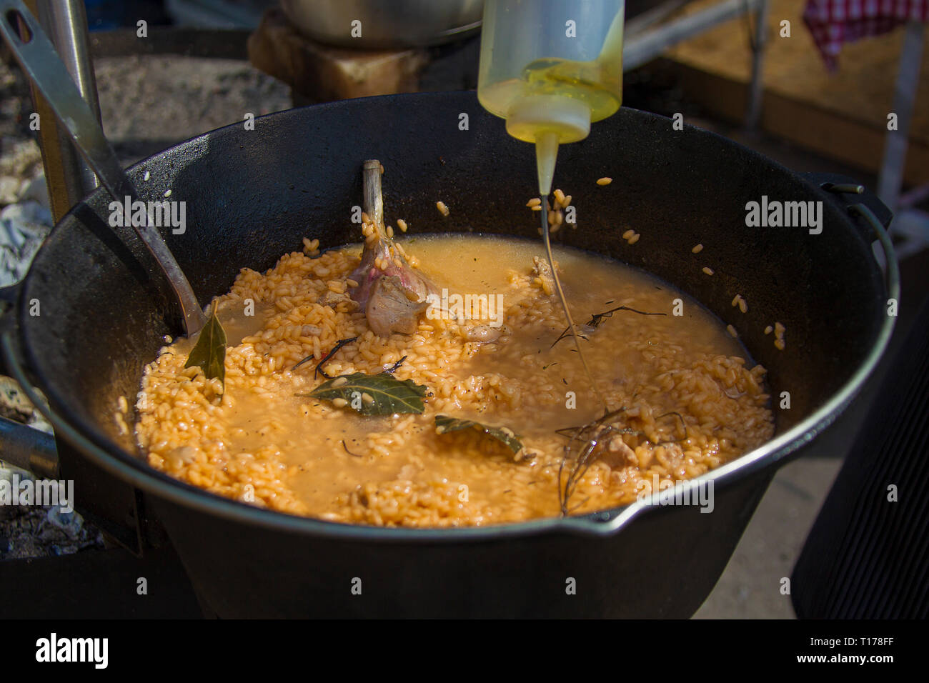 Cauldron rice hi-res stock photography and images - Alamy