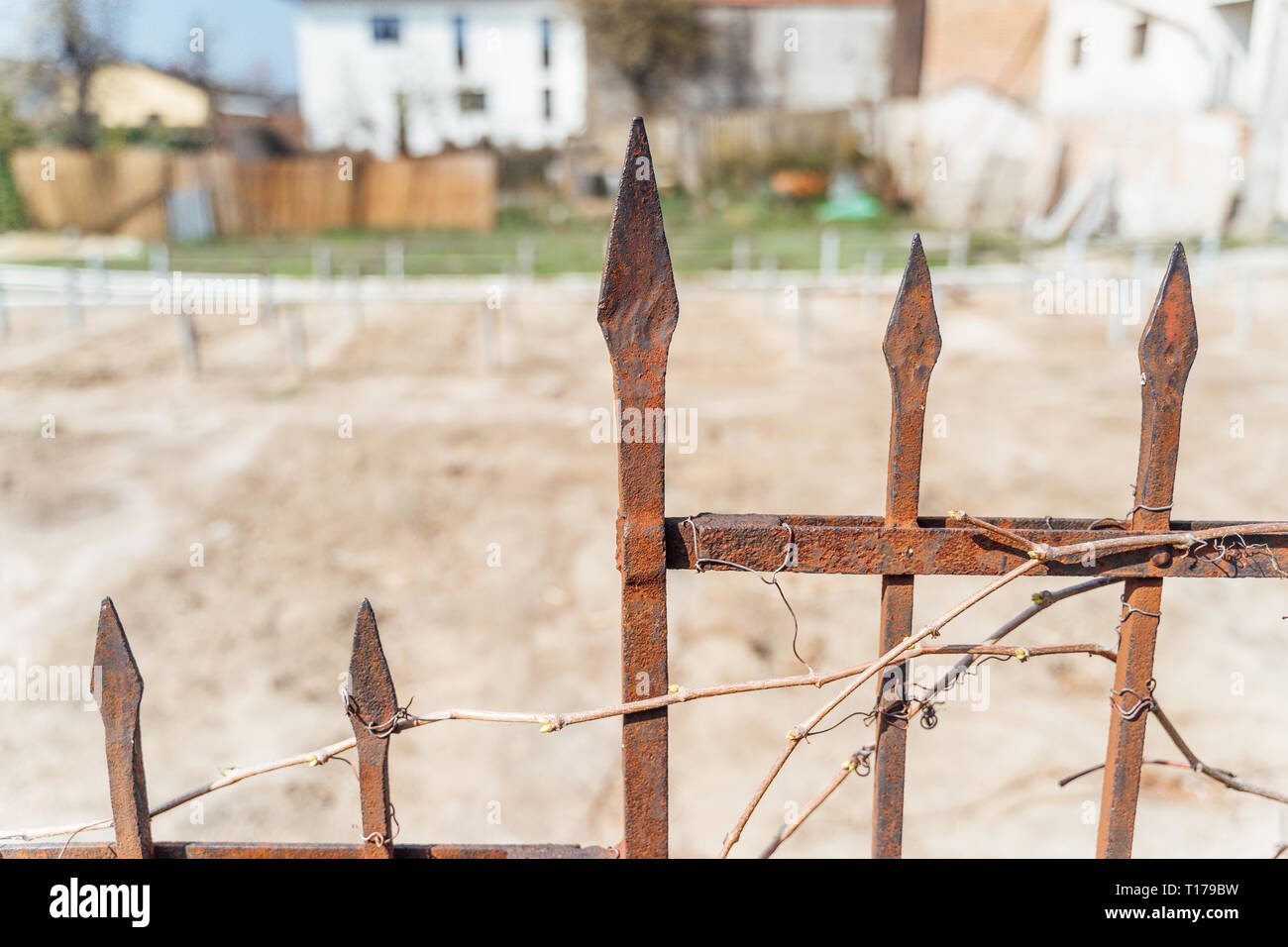Old ornate fence hi-res stock photography and images - Alamy