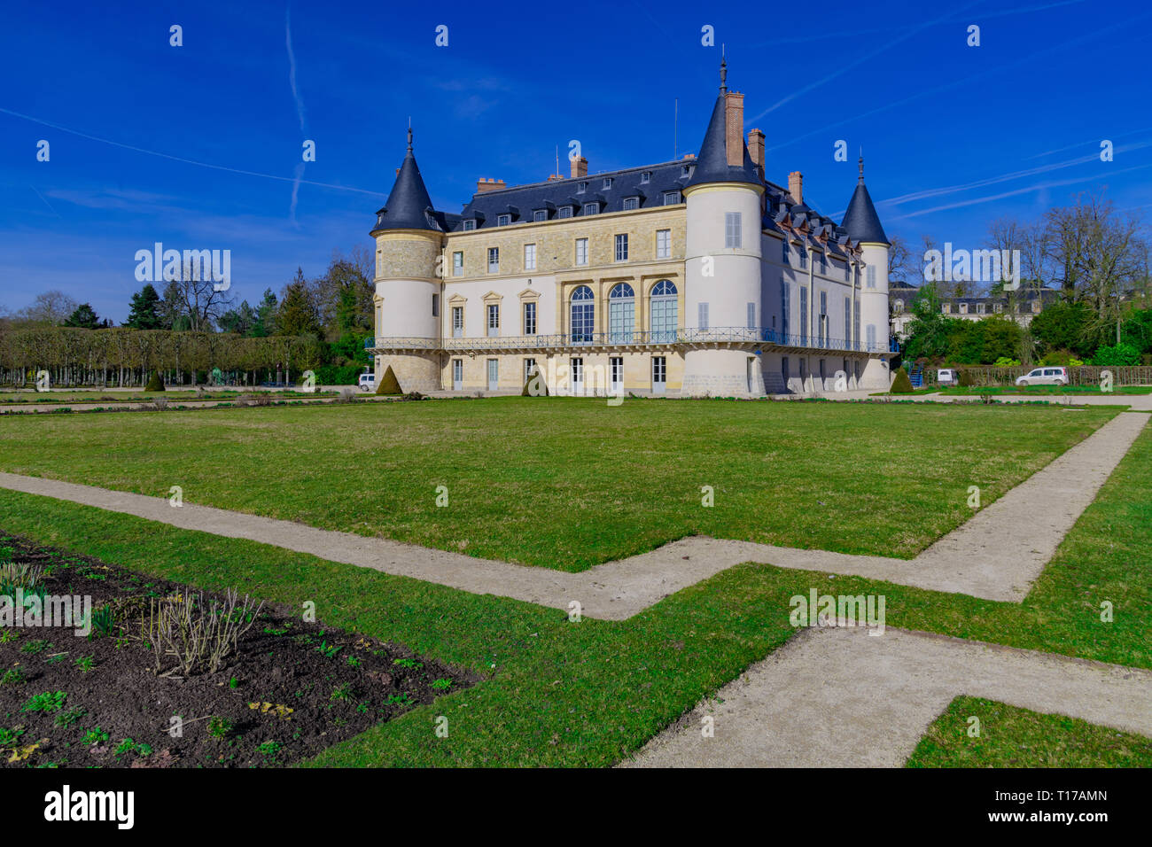 Castle of rambouillet park hi-res stock photography and images - Alamy