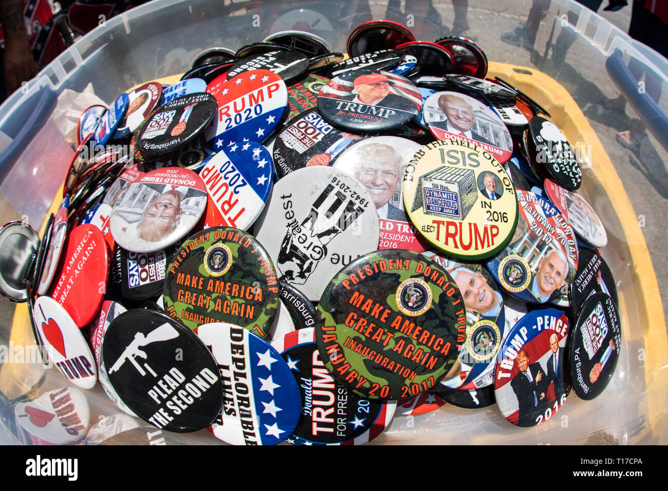 Conservative campaign buttons hi-res stock photography and images - Alamy