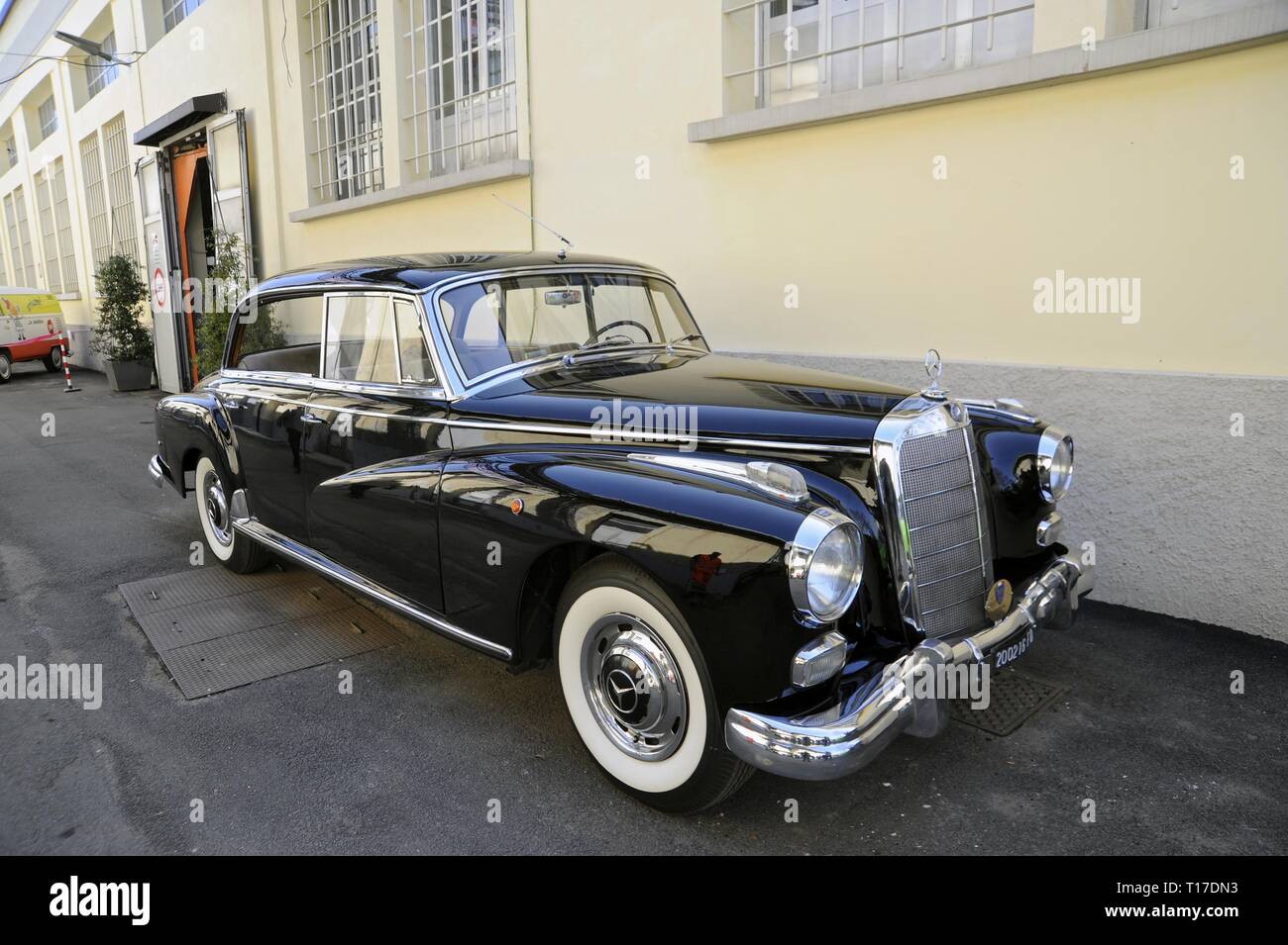 Mercedes Benz Type 300 classic car restored Stock Photo - Alamy