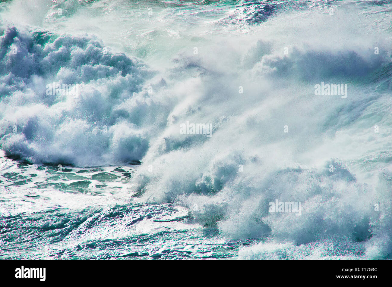 Ocean wave at irish coast in county Clare. Close up Stock Photo - Alamy