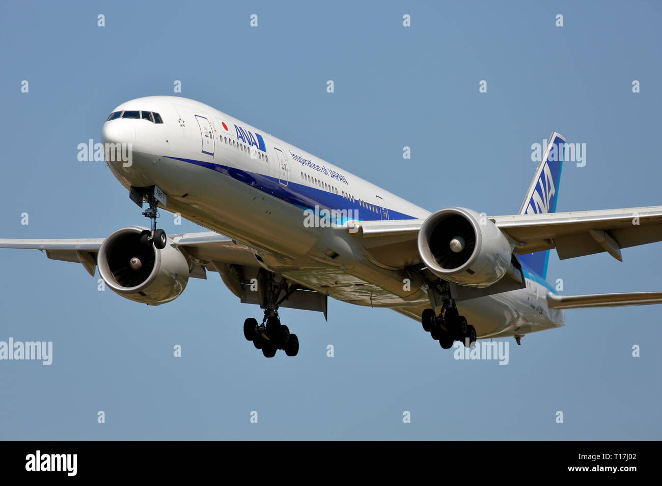 Boeing 777 slats hi-res stock photography and images - Alamy