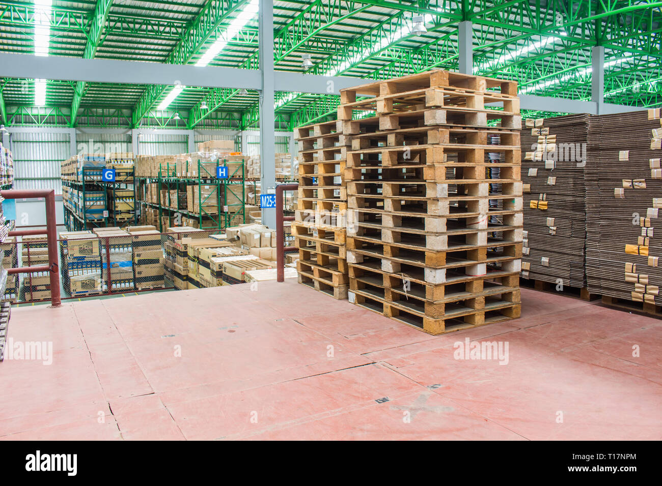 The wooden pallets, pallets ready for use packing keep material boxes ...