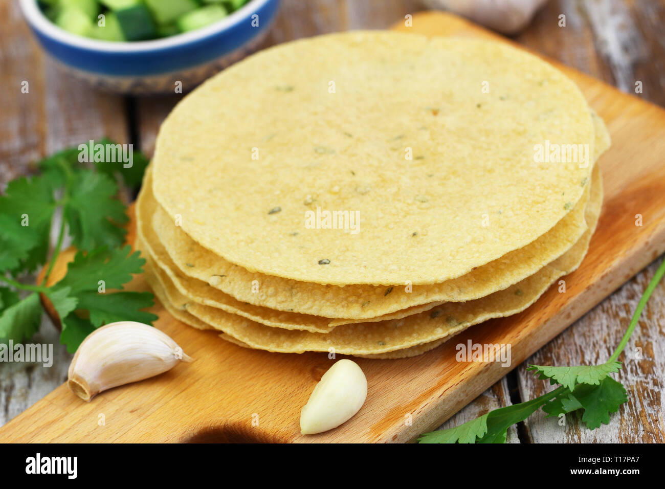 Stack of Indian papadums, closeup Stock Photo - Alamy