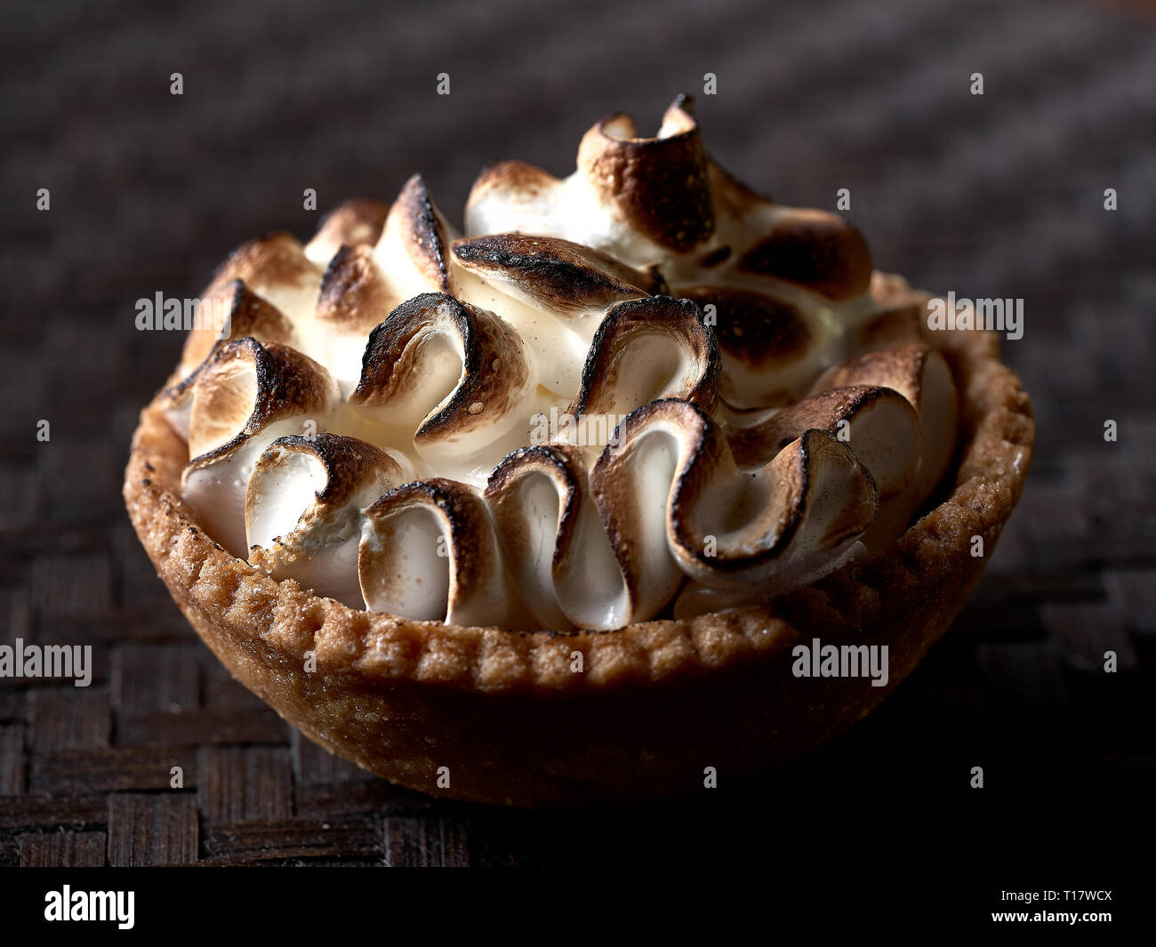Traditional english fruit tart hi-res stock photography and images - Alamy