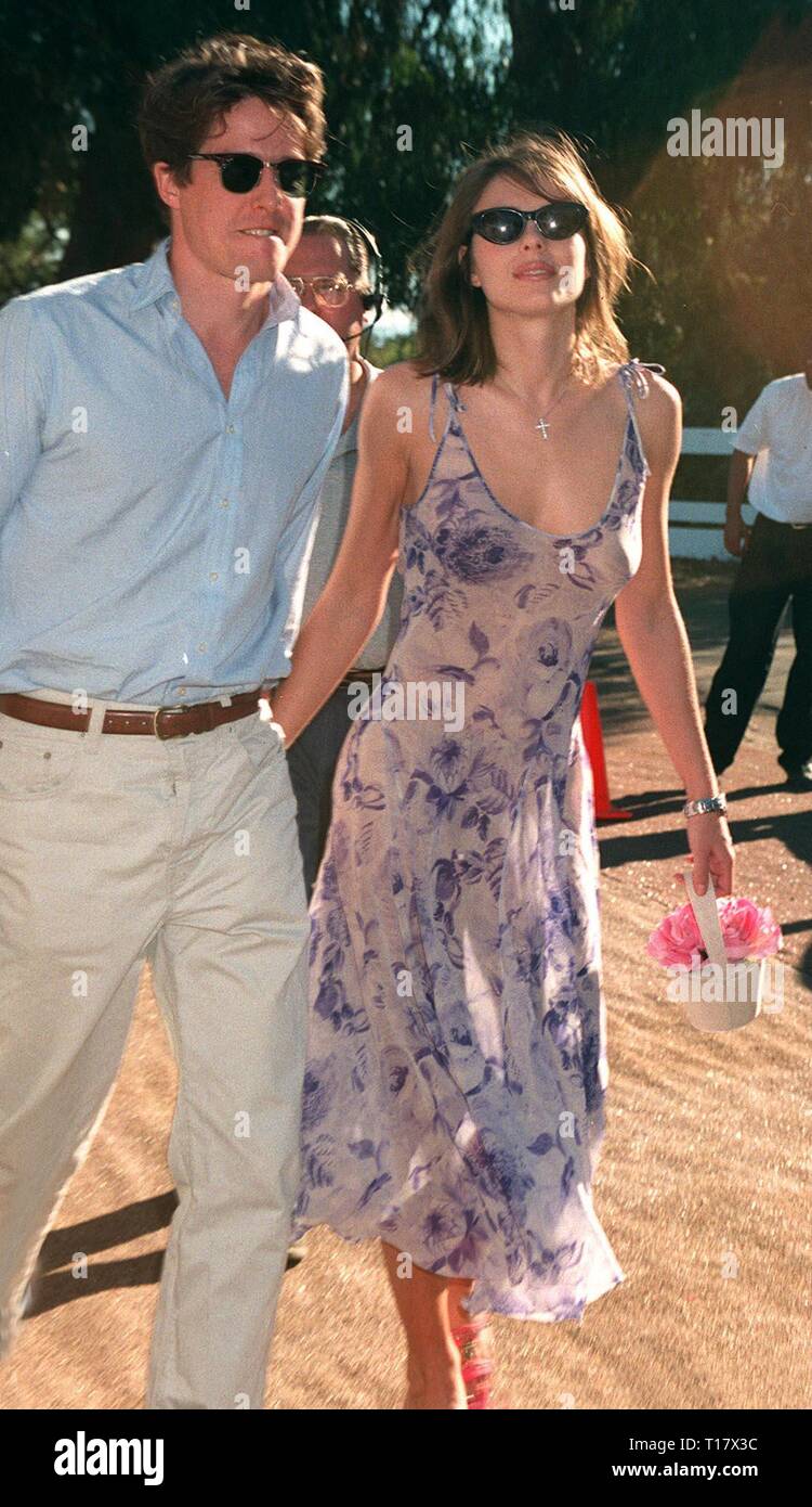 LOS ANGELES, CA. November 02, 1997: Actor Hugh Grant & actress/model ...