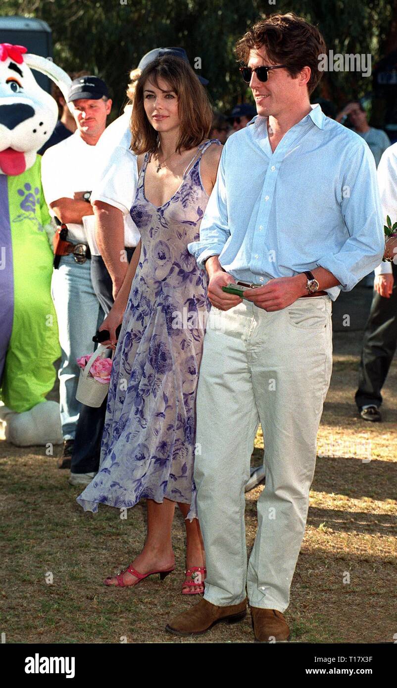 LOS ANGELES, CA. November 02, 1997: Actor Hugh Grant & actress/model ...