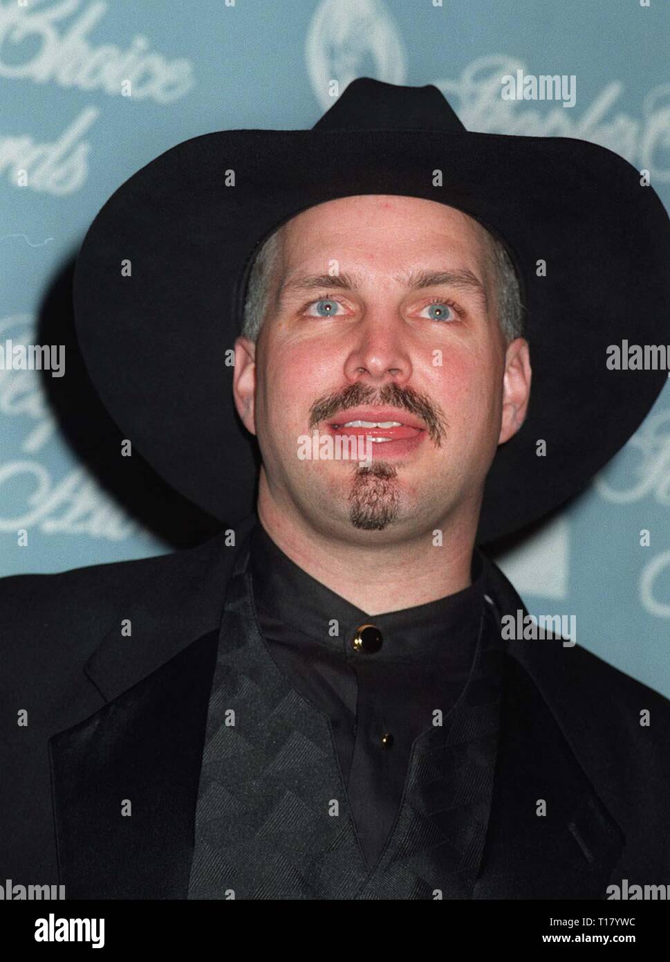 To singer garth brooks hi-res stock photography and images - Alamy