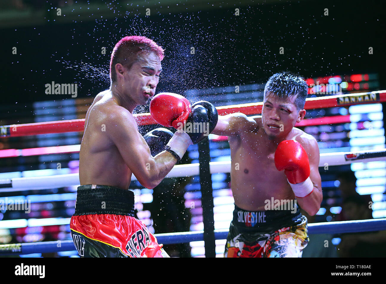 Junior flyweight hi-res stock photography and images - Alamy