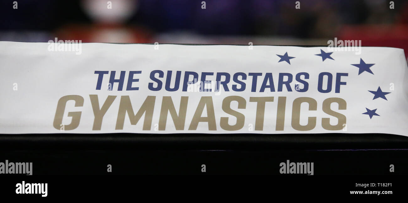 Acrobatic superstars hi-res stock photography and images - Alamy