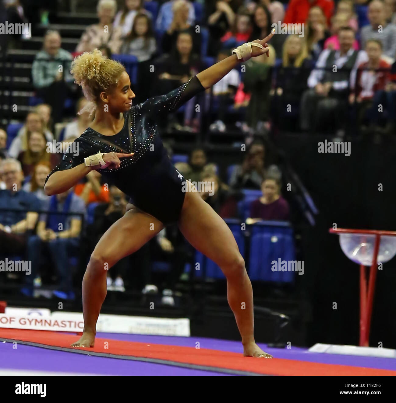 Acrobatic superstars hi-res stock photography and images - Alamy