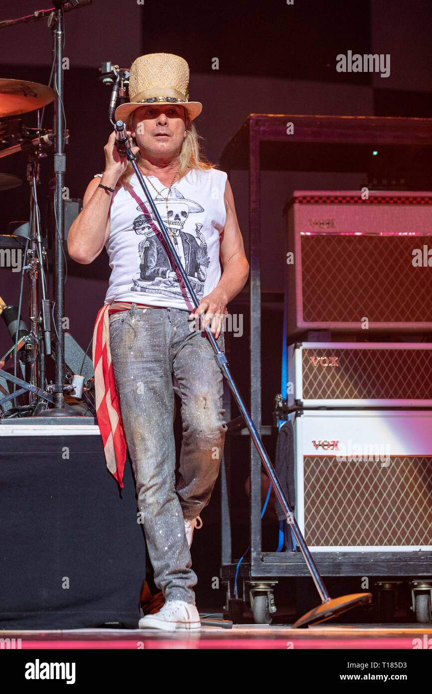 Milwaukee, Wisconsin, USA. 8th July, 2018. ROBIN ZANDER of Cheap Trick ...