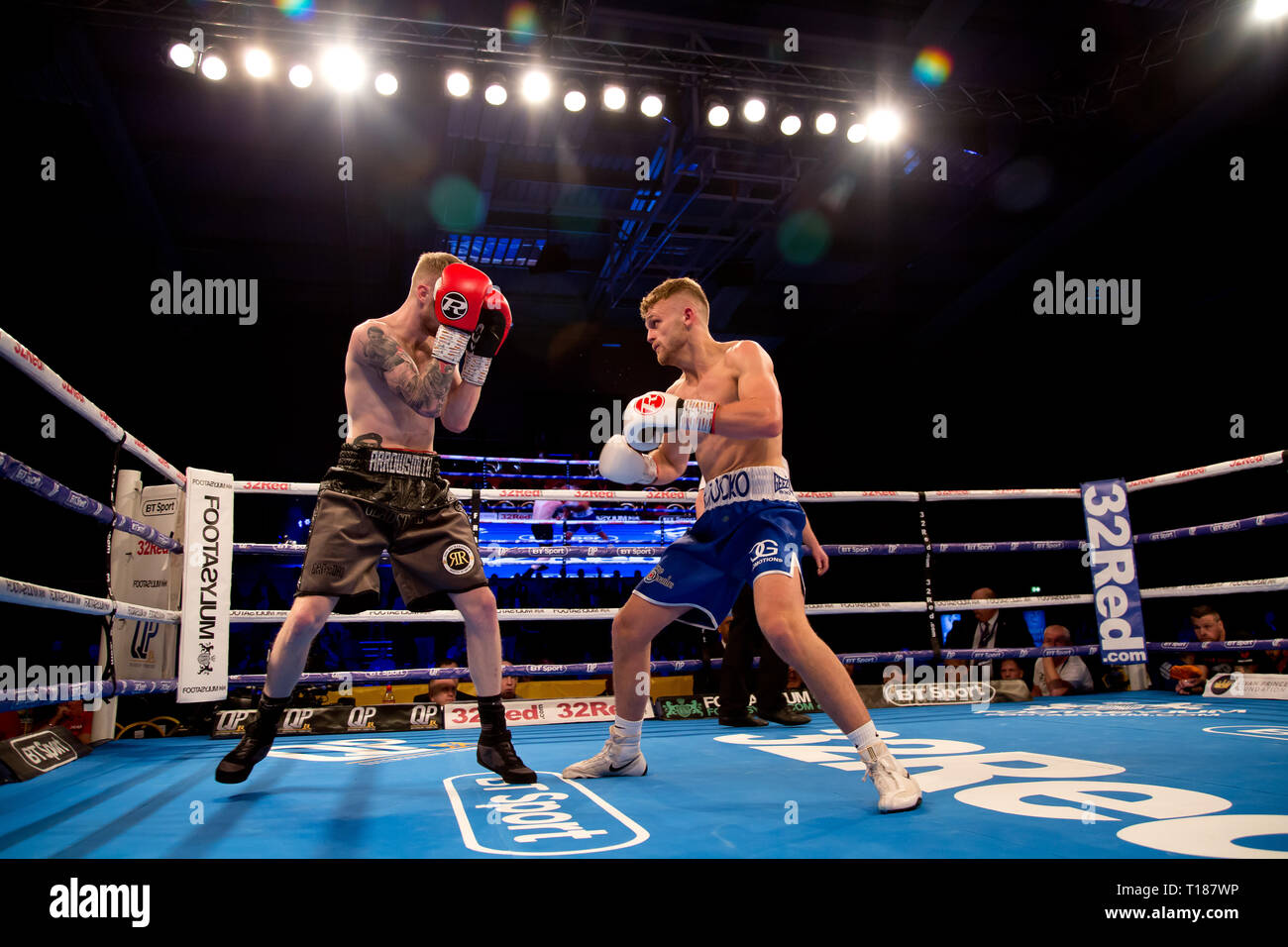 World middleweight boxing champions hi-res stock photography and images ...