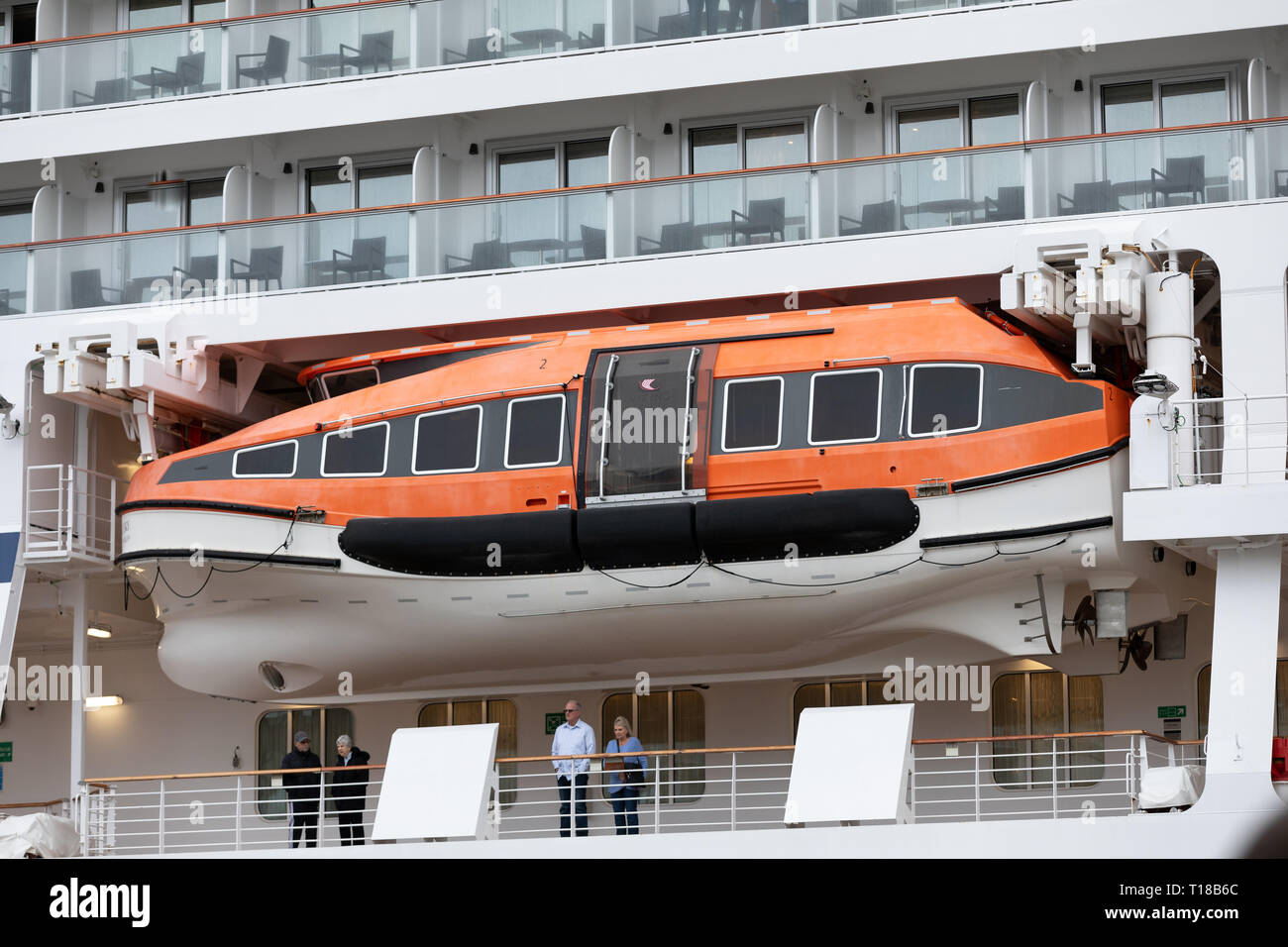 Cruise ship lifeboat lifeboats hi-res stock photography and images - Alamy