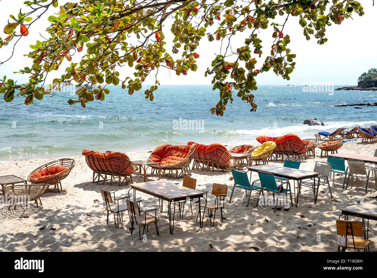Big beach cafe hi-res stock photography and images - Alamy