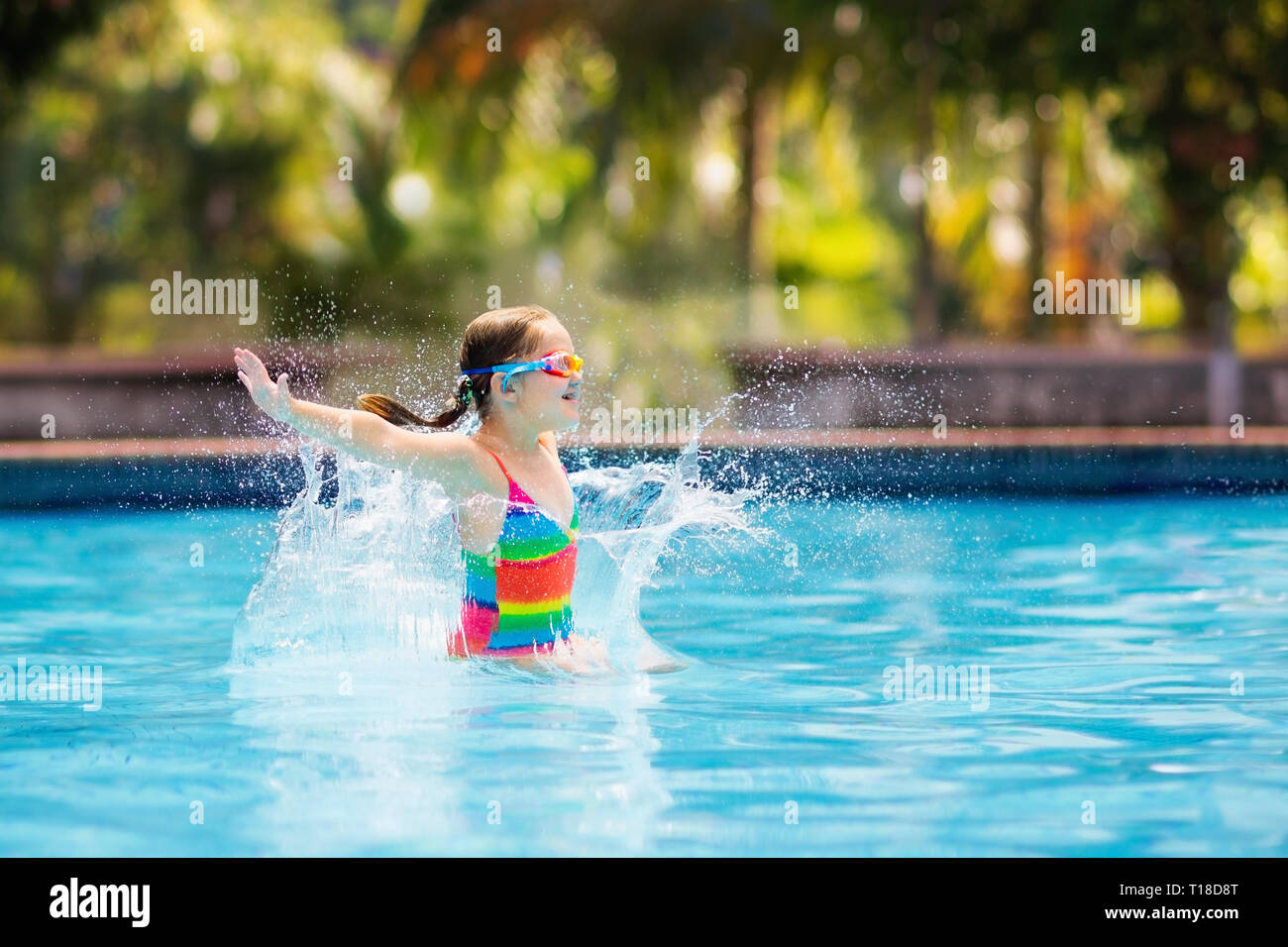 Kids diving pool summer hi-res stock photography and images - Alamy
