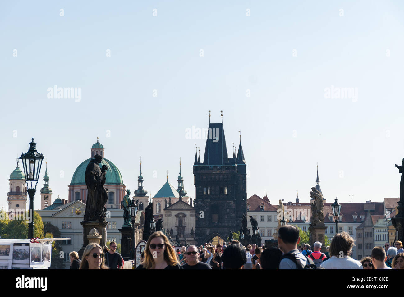 Crowded bridge hi-res stock photography and images - Alamy