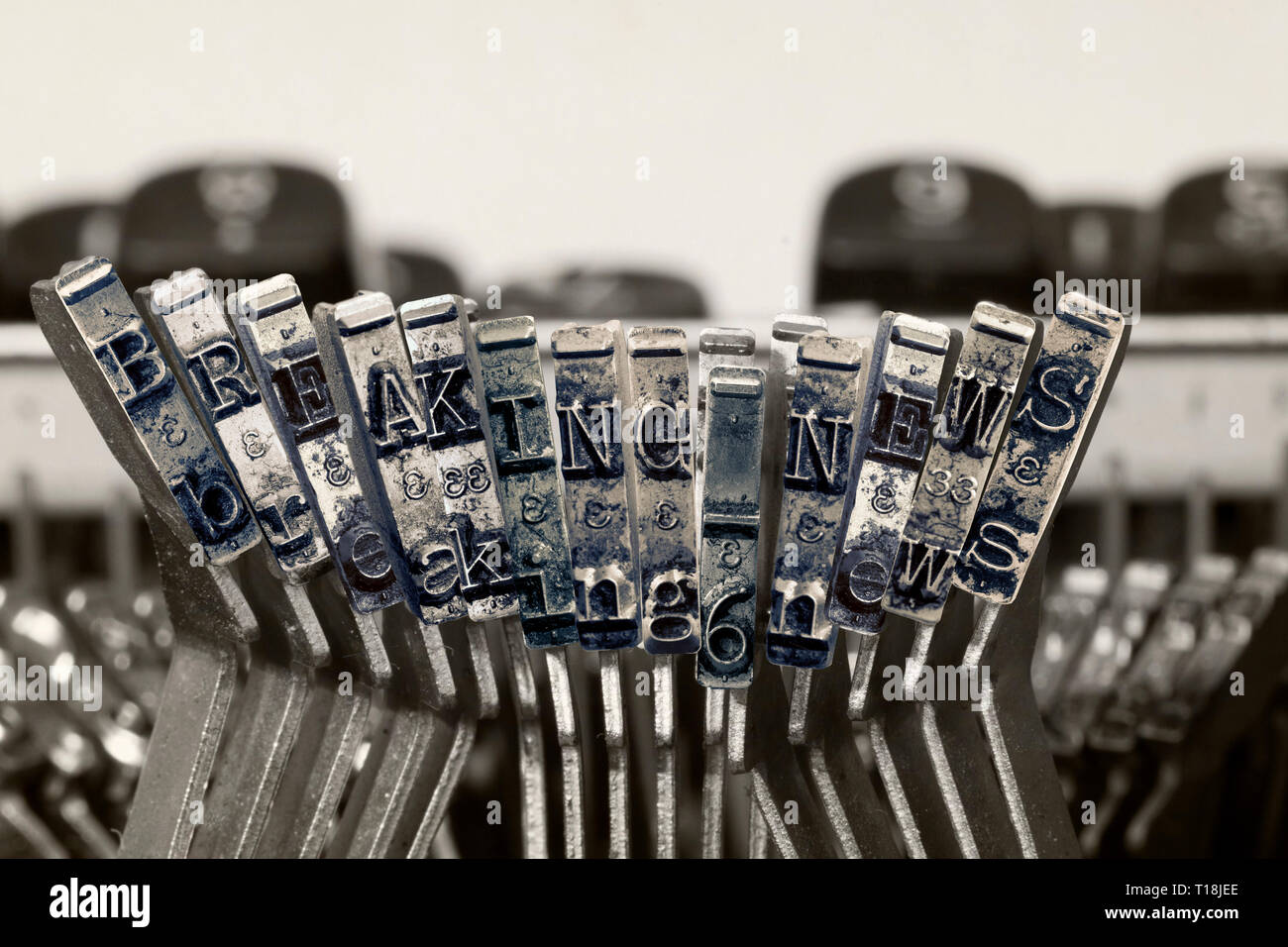 News reporter typing hi-res stock photography and images - Alamy