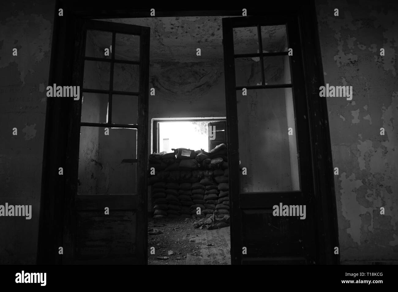 Cyprus 1974 war buildings hi-res stock photography and images - Alamy