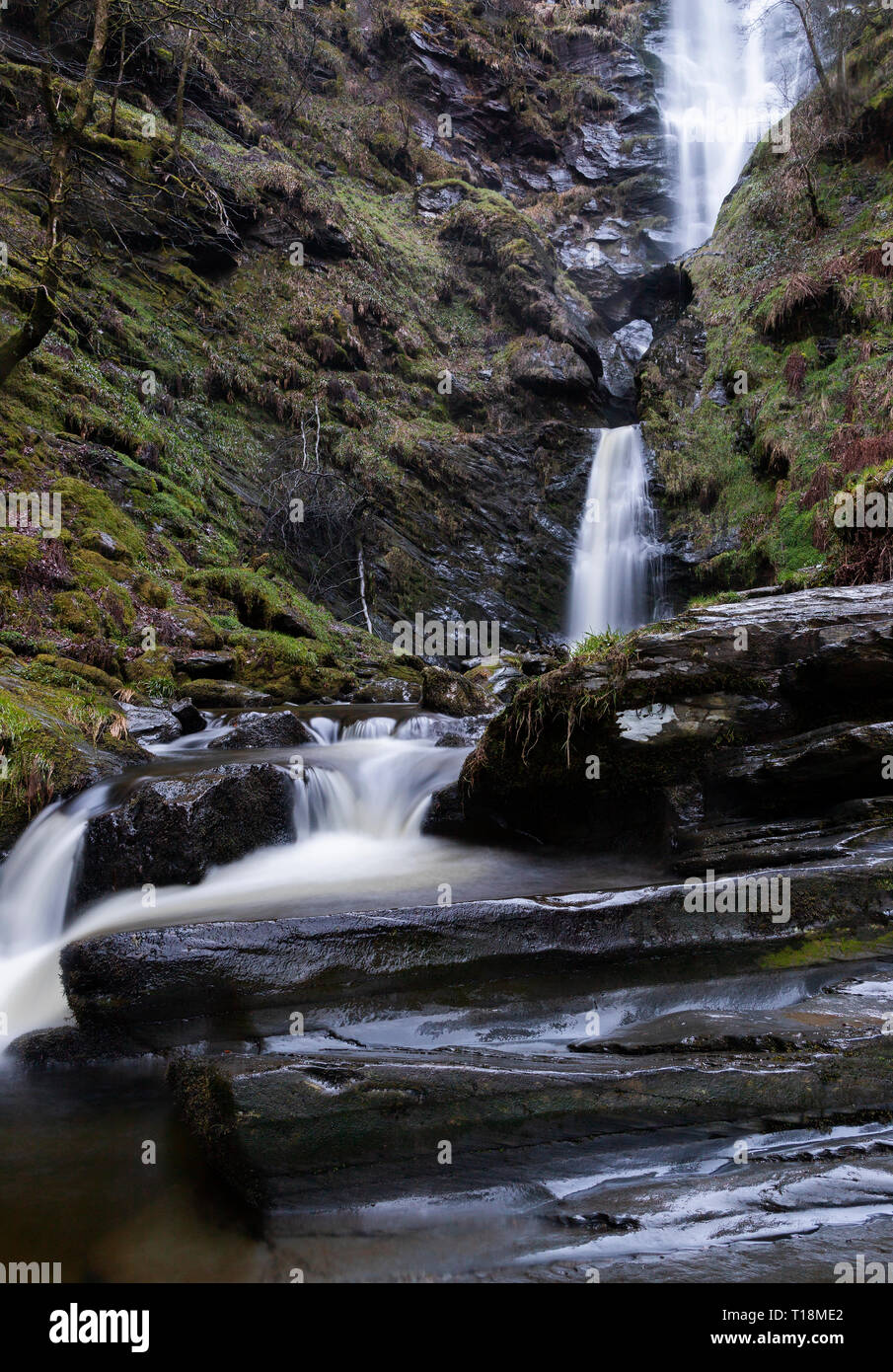 Photograph by © Jamie Callister. Pistyll Rhaeadr Waterfall, Llanrhaeadr ...