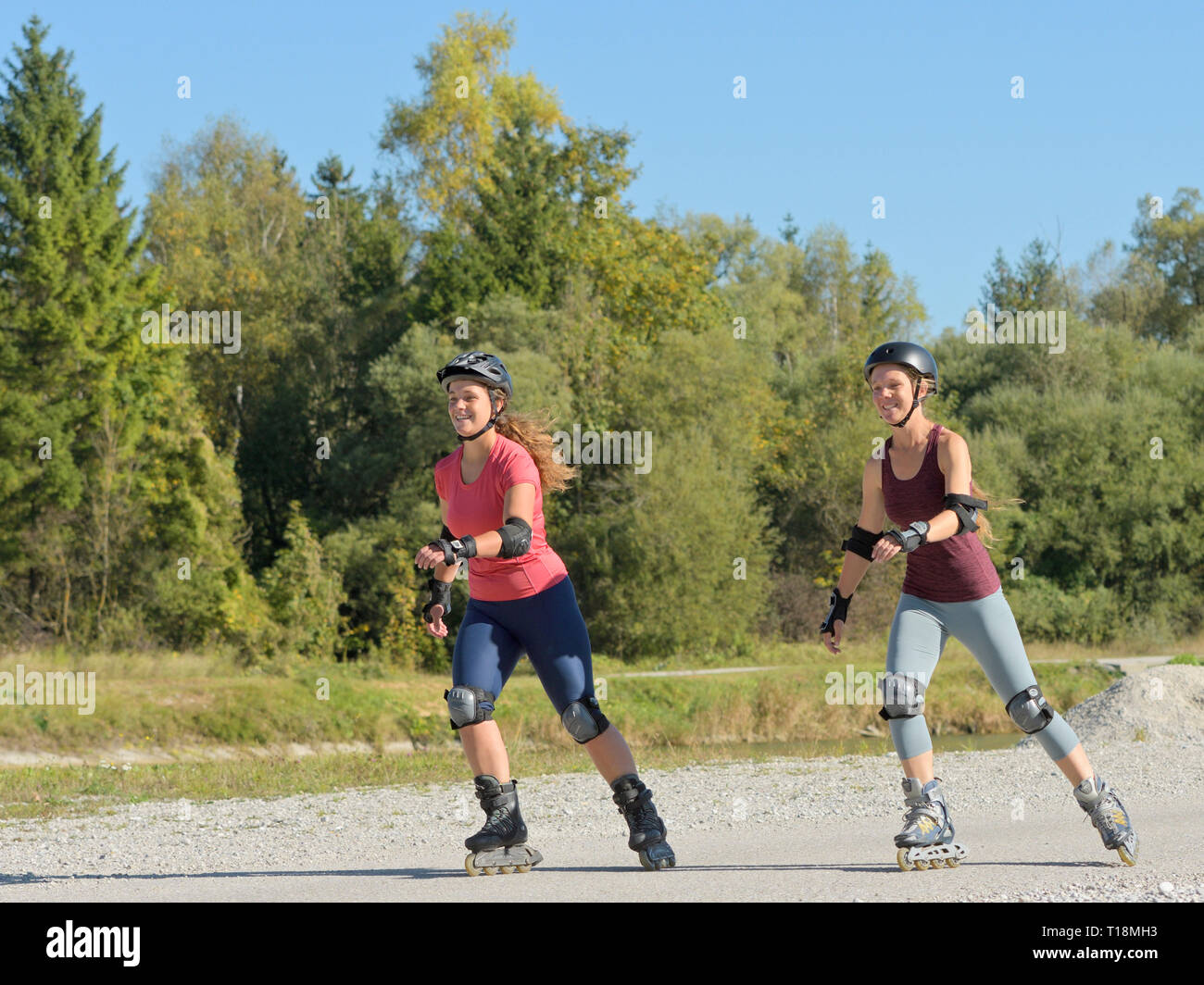 Rollerblading women hi-res stock photography and images - Alamy