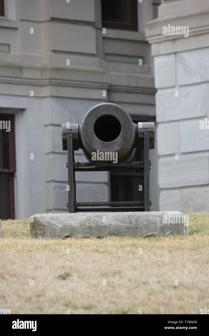 Antique, vintage cast iron cannon Lafayette, Indiana Stock Photo - Alamy