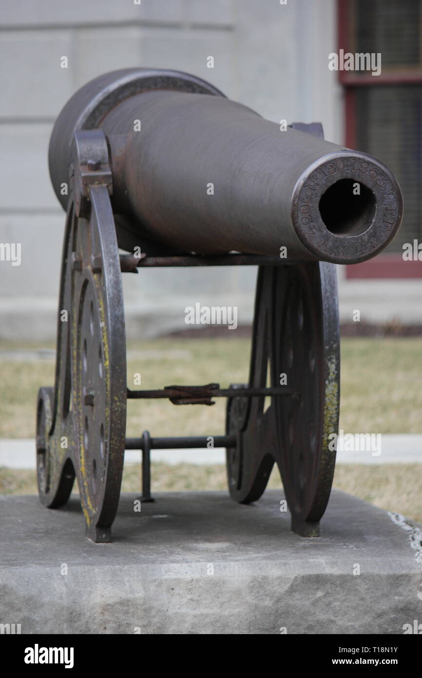 Antique, vintage cast iron cannon Lafayette, Indiana Stock Photo - Alamy