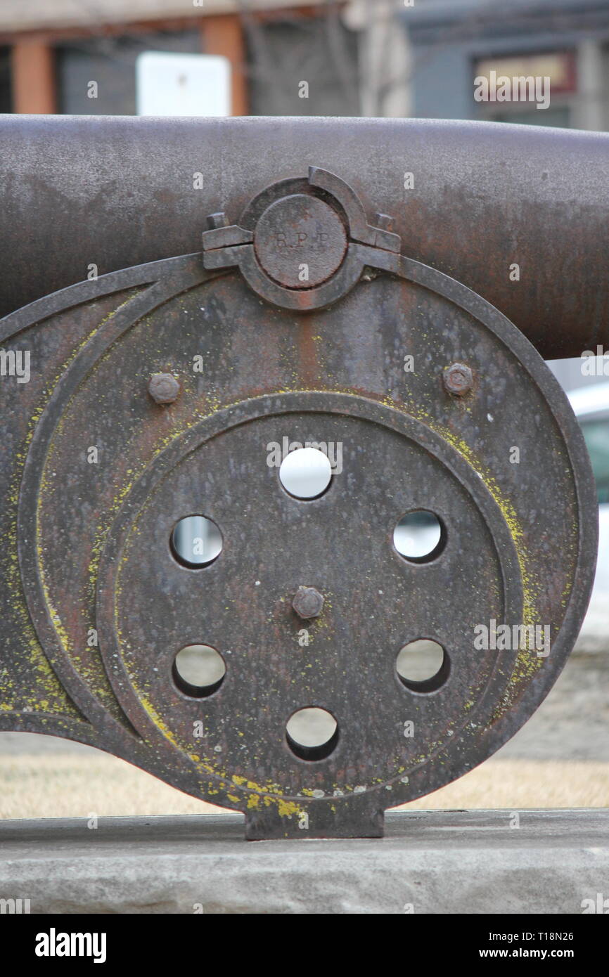 Antique, vintage cast iron cannon Lafayette, Indiana Stock Photo - Alamy