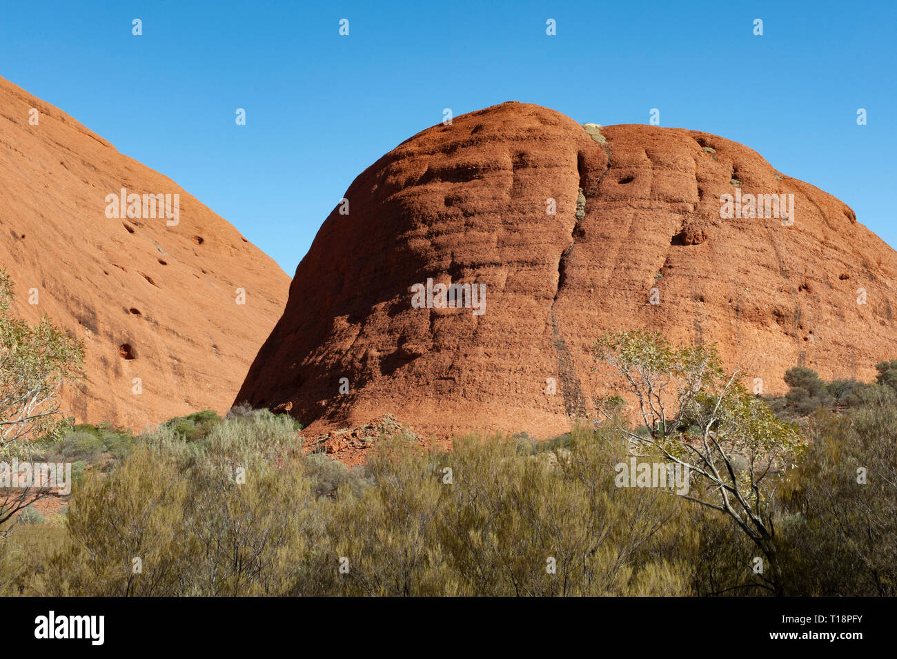 Kata tjuta road central australian desert hi-res stock photography and ...