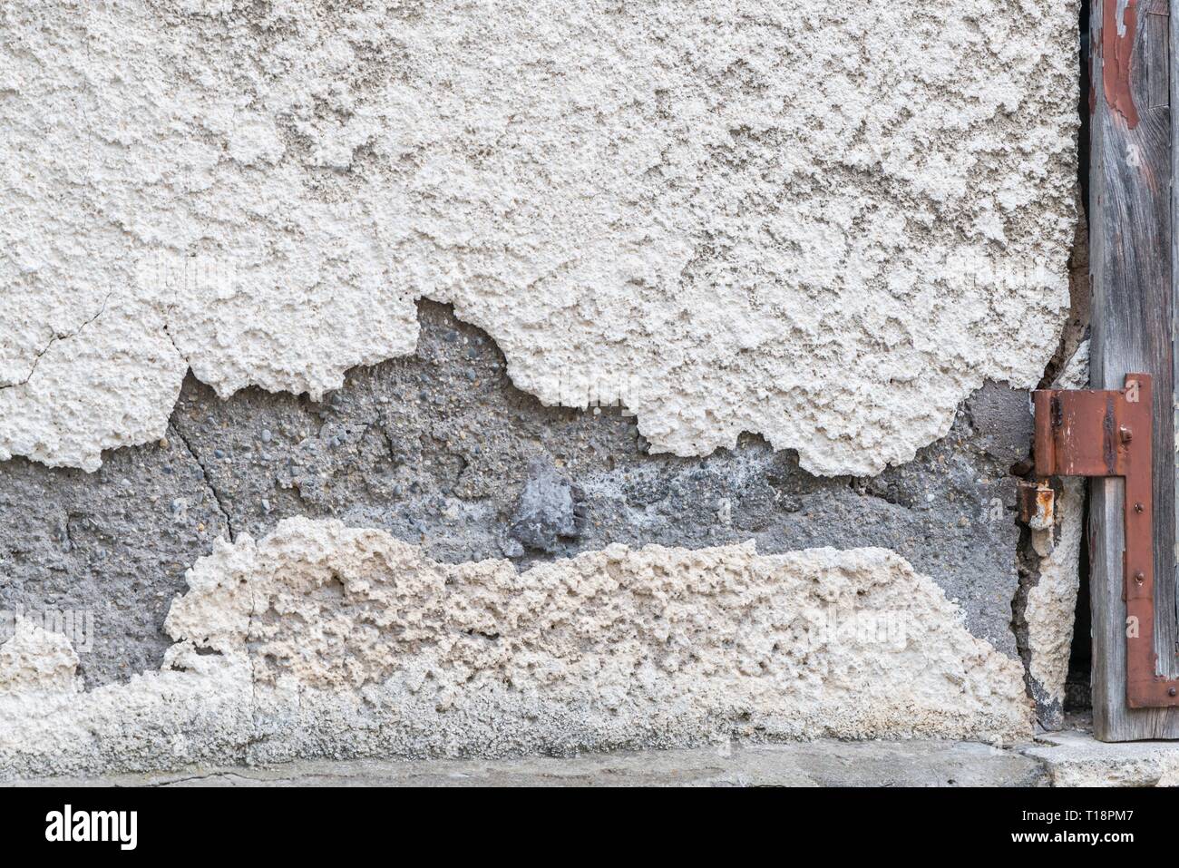 Plaster spalling hi-res stock photography and images - Alamy