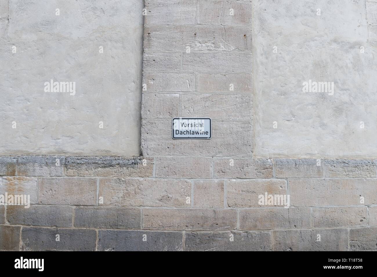 Unsafe wall warning sign hi-res stock photography and images - Alamy