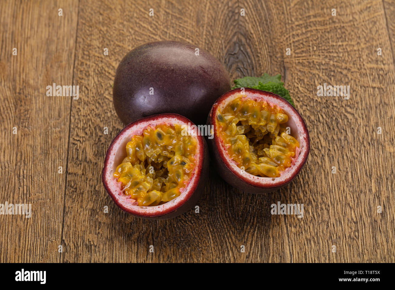 Tropical fresh ripe Passion fruit Stock Photo - Alamy