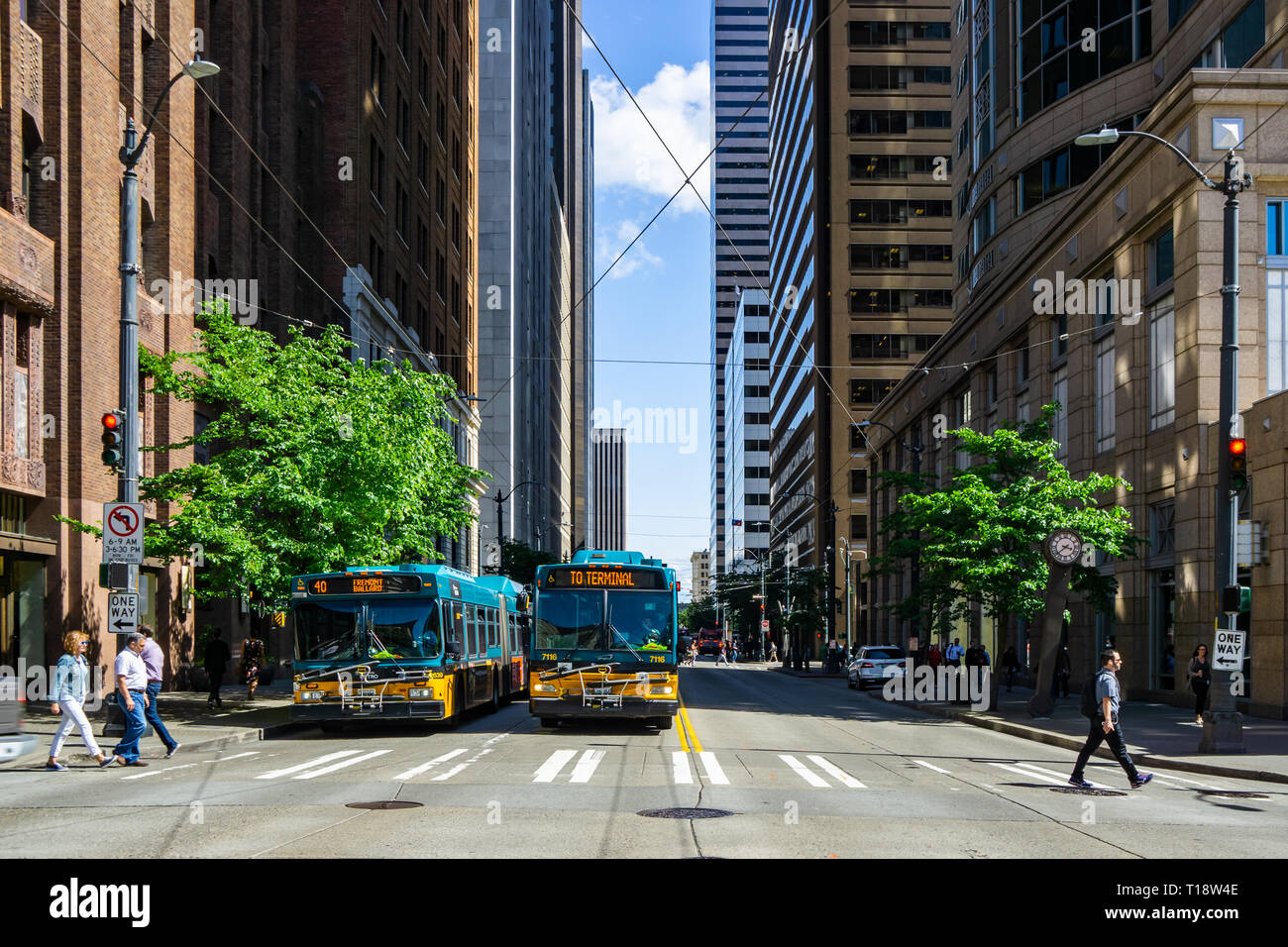 Third street and washington avenue hi-res stock photography and images ...