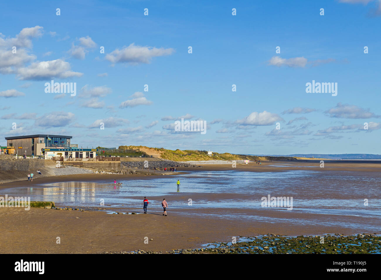 Carmarthen bay coast hi-res stock photography and images - Alamy