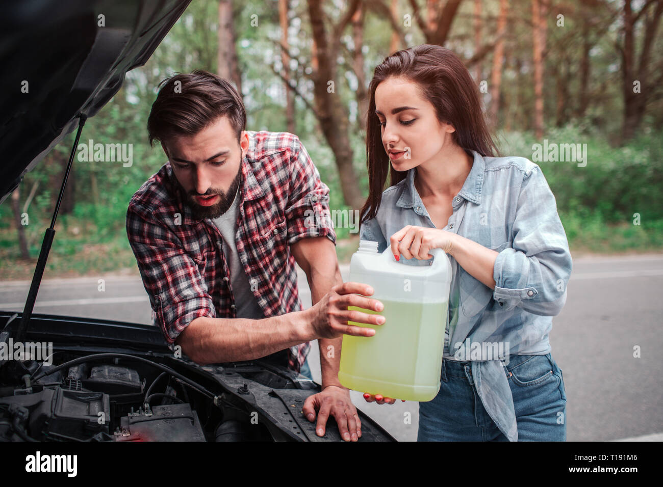 Fill up tank hi-res stock photography and images - Alamy