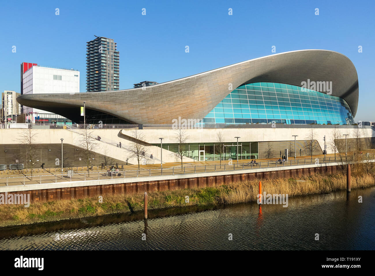 Olympic swimming pool in london hi-res stock photography and images - Alamy