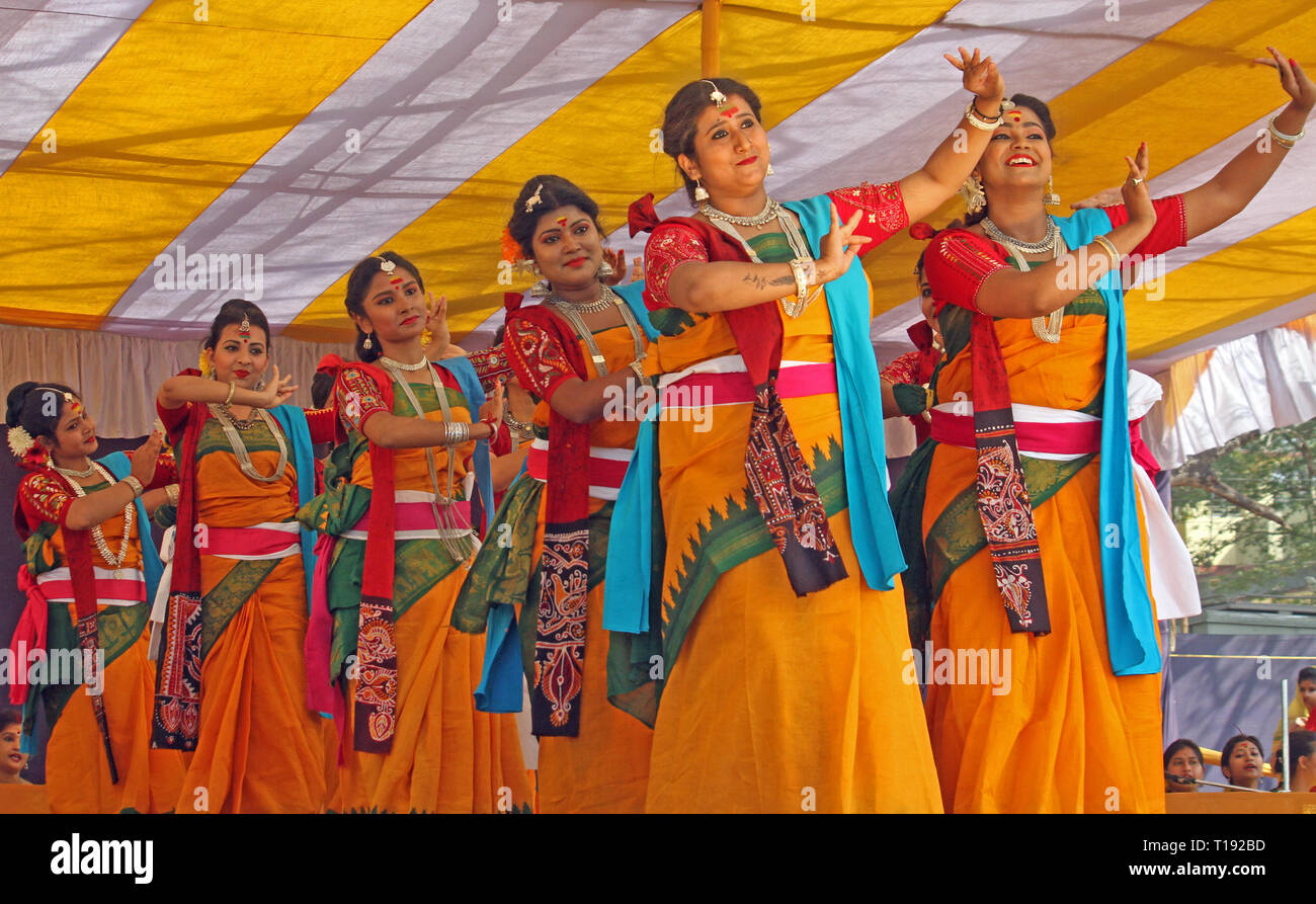 Students of Visva-Bharati University are performing on the stage to ...