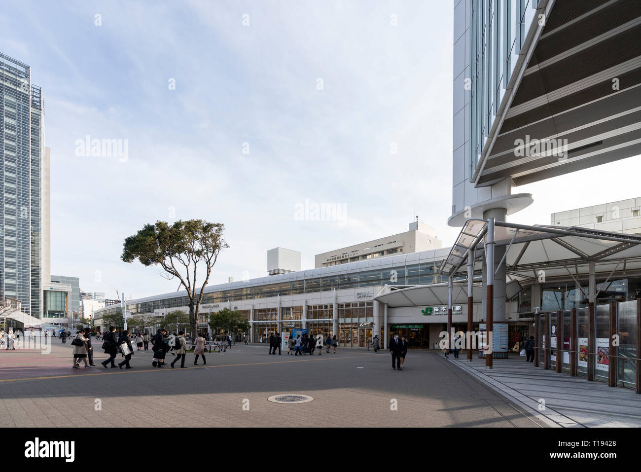 Sakuragicho station hi-res stock photography and images - Alamy