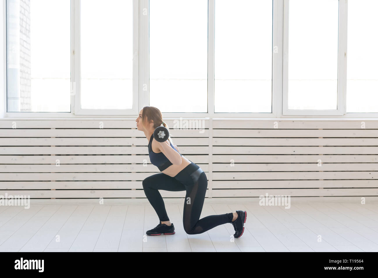 Squat lunge hi-res stock photography and images - Alamy