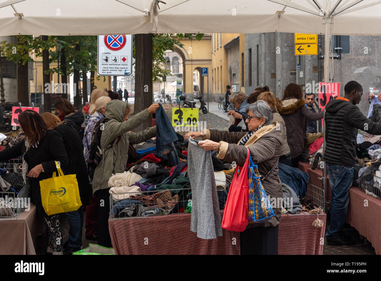Parma women hi-res stock photography and images - Alamy