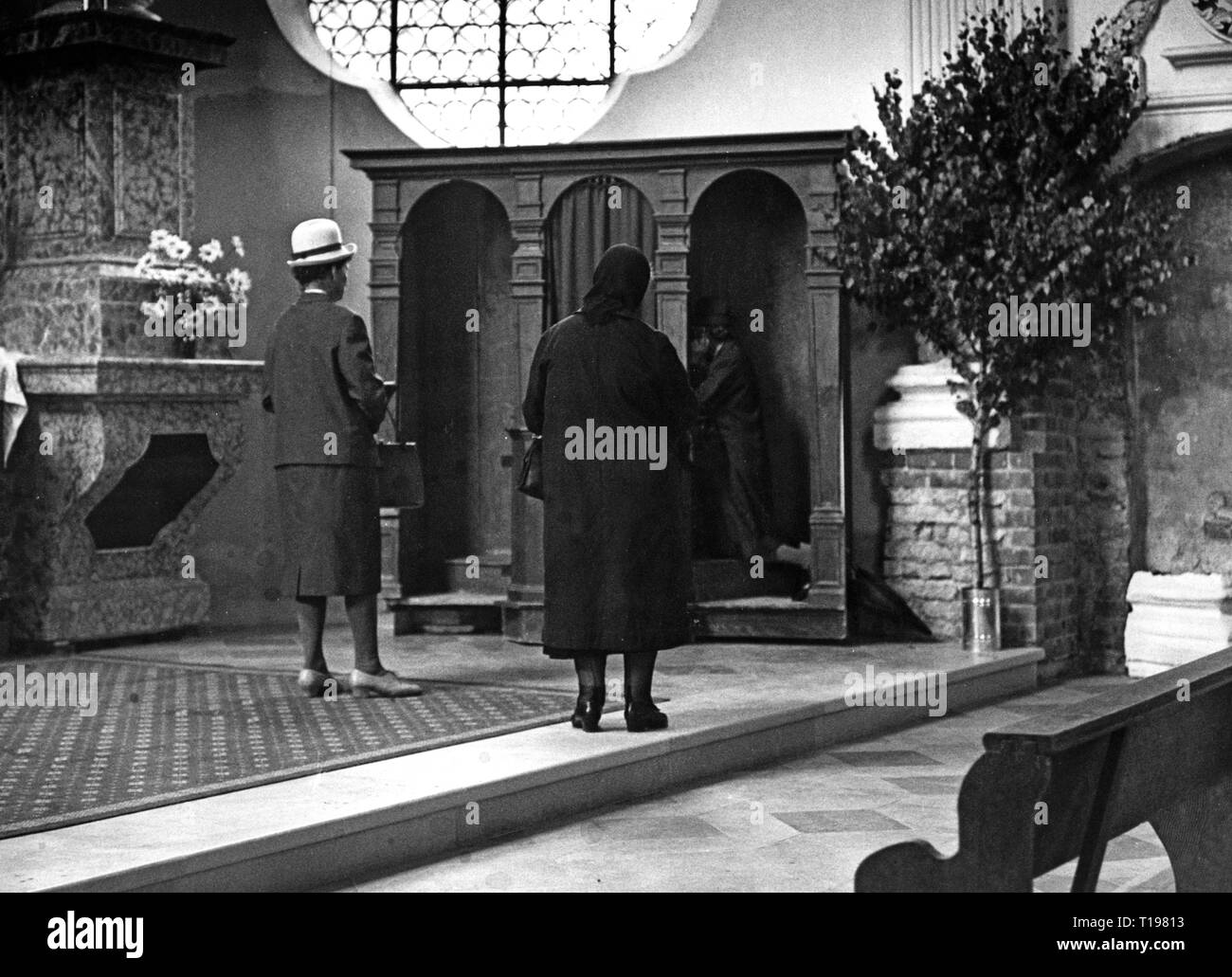 Confessing church hi-res stock photography and images - Alamy